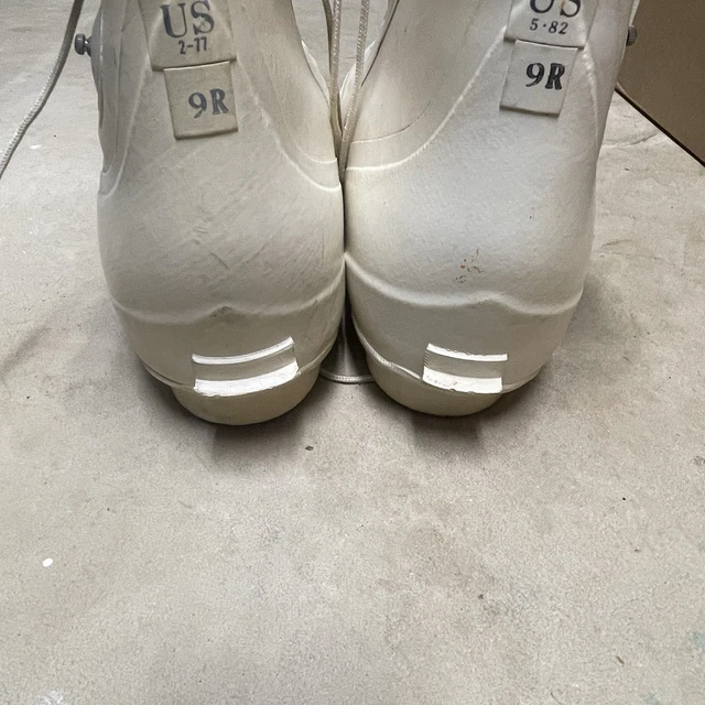 VINTAGE 1977 BATA Military Extreme Cold Weather Bunny Mickey White ...