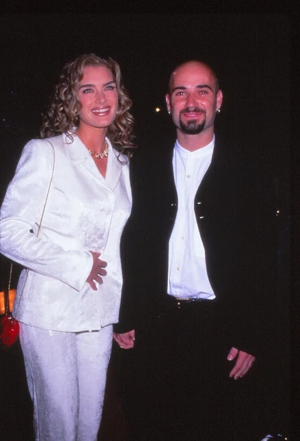 DIA BROOKE SHIELDS et Andre Agassi 1997 format Ko photographe P11-9-4-3 ...