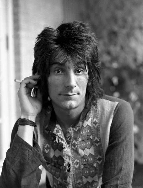 SINGER RON WOOD in his suite at Beverly Wilshire Hotel after it wa- Old ...