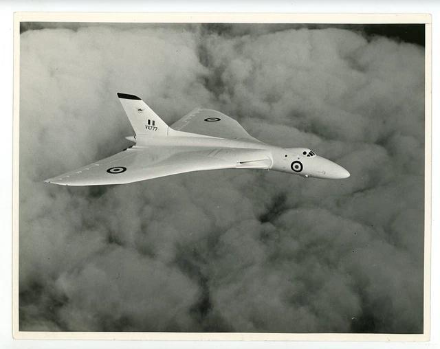 PHOTOGRAPH OF AVRO Vulcan 2nd Prototype VX777 Farnborough 1957 Charles ...