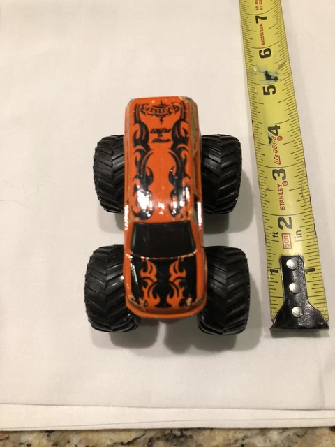 HOT WHEELS MONSTER Jam Truck WWE Batista 1/64 camion a des copeaux de ...