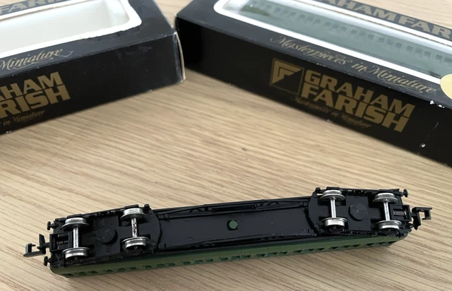 GRAHAM FARISH N Gauge 0603 Southern 57' SUBURBAN COMPOSITE COACHES 7253 ...