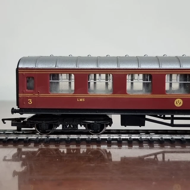 HORNBY R434 OO Gauge LMS Brake 3rd Corridor Coach 5644 Unboxed £11.99 ...