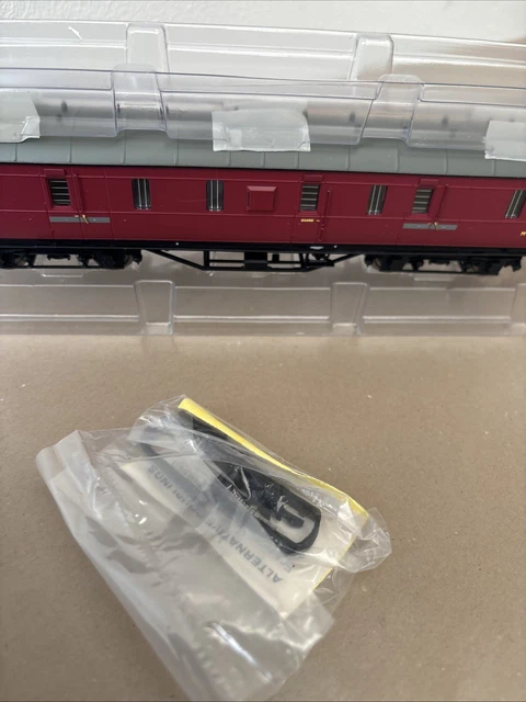 HORNBY R4450A STANIER 50' Ex-LMS Parcels Van Coach M31042M, BR Crimson ...