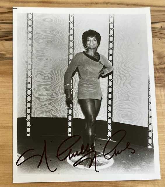 NICHELLE NICHOLS 20X25 cm Signiertes Vintage Foto I Autogramm ...