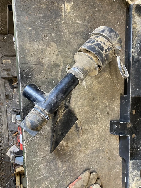 LAND ROVER DEFENDER Military Wolf XD Alternator Air duct & Bracket ...