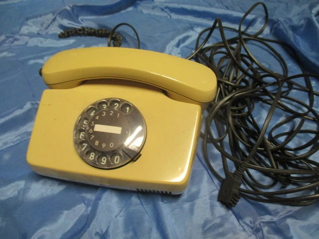 TELEFON APPARAT MIT Drehscheibe , Deutsche Post , Nostalgie Technik ...