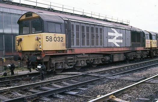 ORIGINAL COLOUR SLIDE of 40024 BR class 40 diesel loco £2.99 - PicClick UK