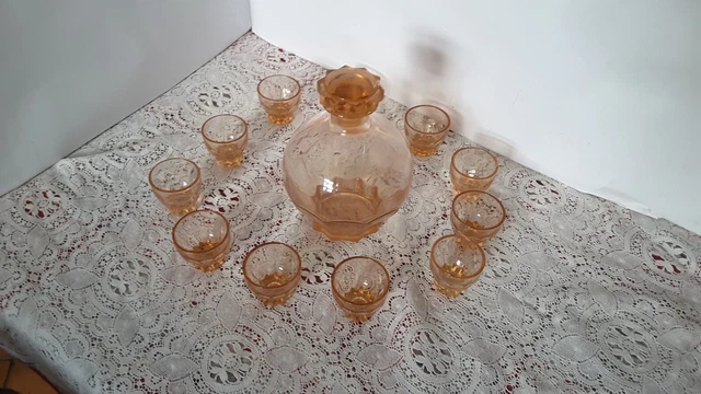 ANCIEN SERVICE A Liqueur art déco En Verre Rose Moulé Années 40 / 50 ...