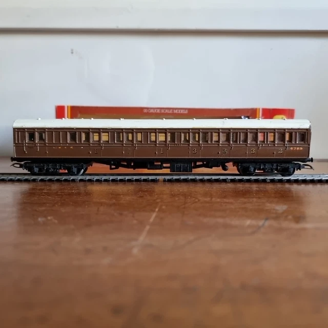 TRI-ANG OO LNER Brake Coach Custom Painted/Numbered Rn.6789 Brown £4.99 ...