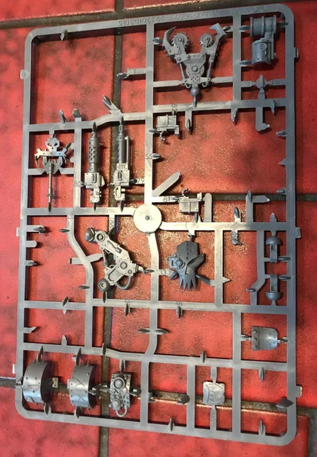 WARHAMMER 40K SPARE Parts Bits Sprue Orks Deff Dread Face, Claw ...
