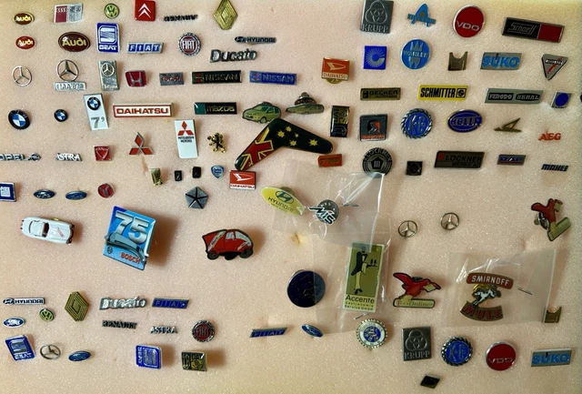 ANSTECKNADELN U. PINS aus den 80er Jahren, vornehm. Automarken, auch ...