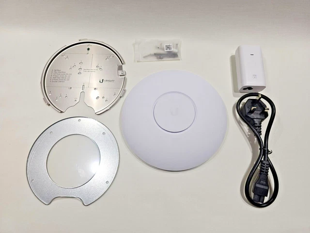 UBIQUITI NETWORKS UAP-AC-PRO UniFi WiFi Access Point with POE Injector ...