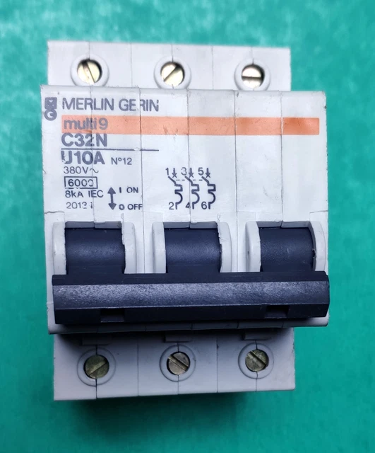 DISJONCTEUR TRI C32N Multi 9 MERLIN GERIN 10A EUR 15,00 - PicClick FR