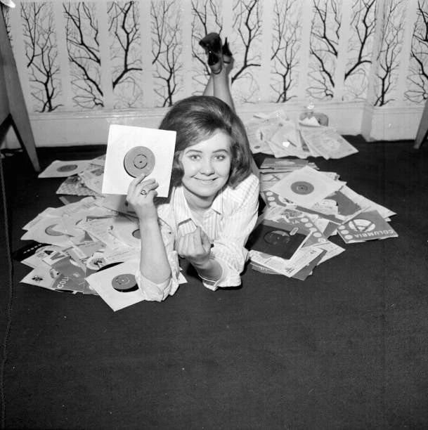 POP SINGER MARIE Lawrie Of The Group Lulu And The Lovers 1964 OLD PHOTO ...