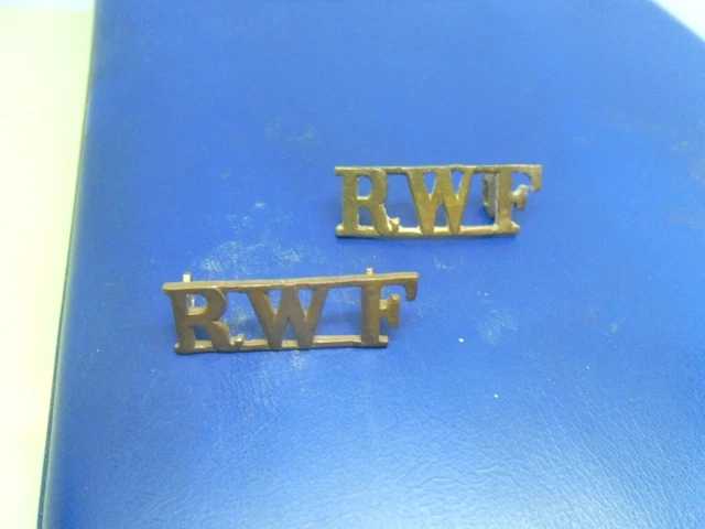 SHOULDER TITLE BADGES: 2 x Royal Welch Fusiliers (RWF) £12.00 - PicClick UK