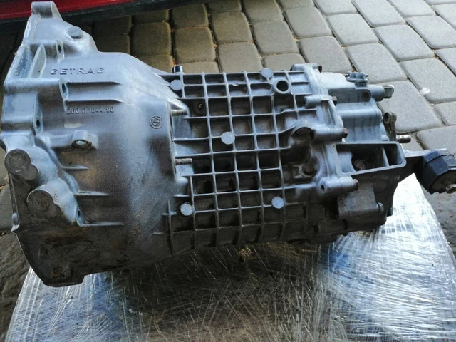 BMW GETRAG 260 gearbox E23 323i 2600104490 bellhousing letters NB £440. ...