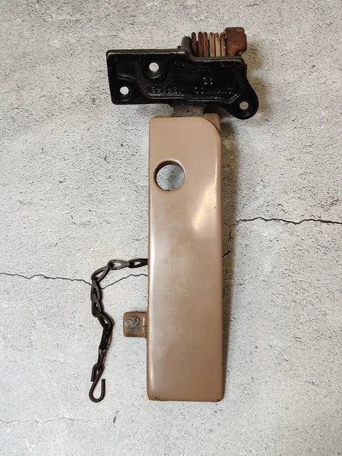 SINGER SEWING MACHINE Treadle Cabinet Lift Spring & Cover Belt Guide ...