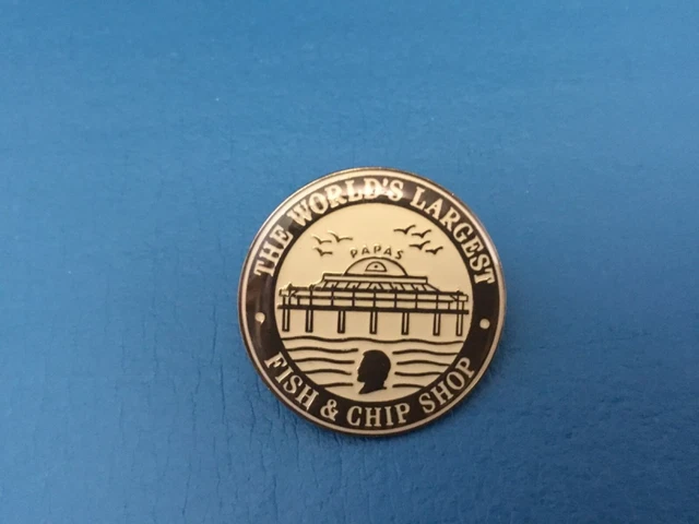 PAPA'S FISH AND chip shop (worlds largest) badge/ trading pin £5.92 ...