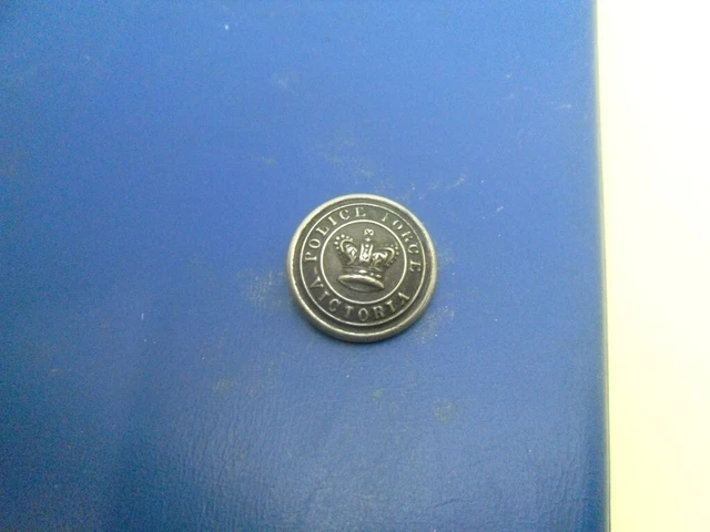 VICTORIAN AUSTRALIAN BUTTON: Obsolete Victoria Police Force, QVC, 22 mm ...