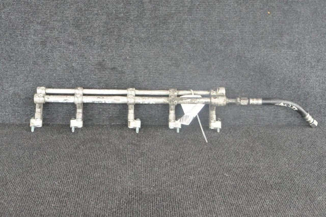 VW TRANSPORTER FUEL Rail 070133317C T5 Bus 2.5 Diesel 2007 £30.00 ...