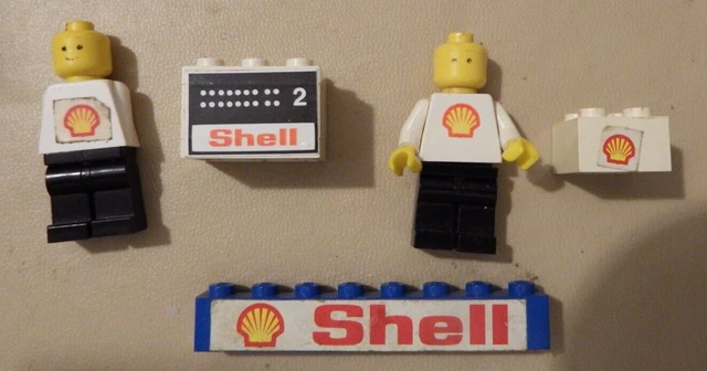 VINTAGE LEGO 2 x SHELL MINIFIGURES 1 WITH MOULDED ARMS & SHELL SIGNS £7 ...