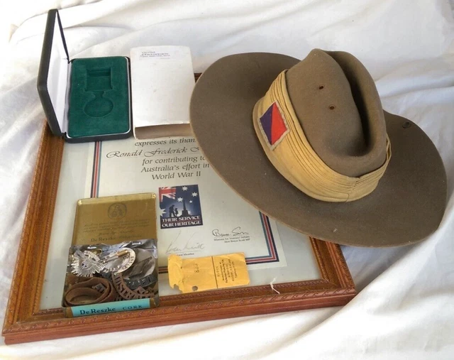 WW2 AUSTRALIAN SLOUCH hat, puggaree, Dog tags, badges. 2/3rd Field Art ...