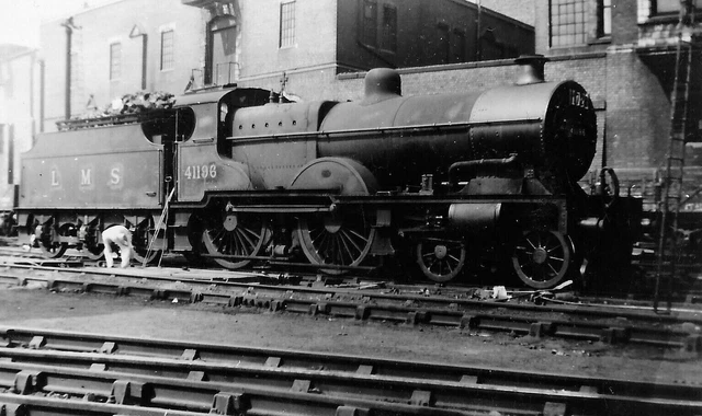 VINTAGE LMS RAILWAY Train Photo 41196 Worker Man Track British £6.99 - PicClick UK