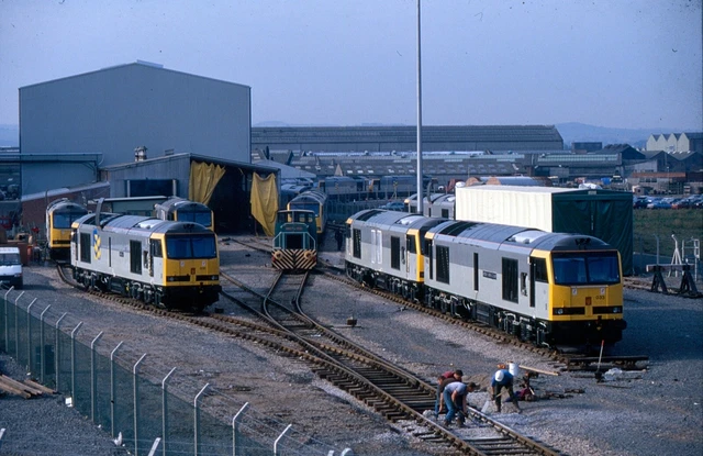 35MM RAILWAY SLIDE | Class 60s | 60033 | Brush Works 1990 + copyright £ ...