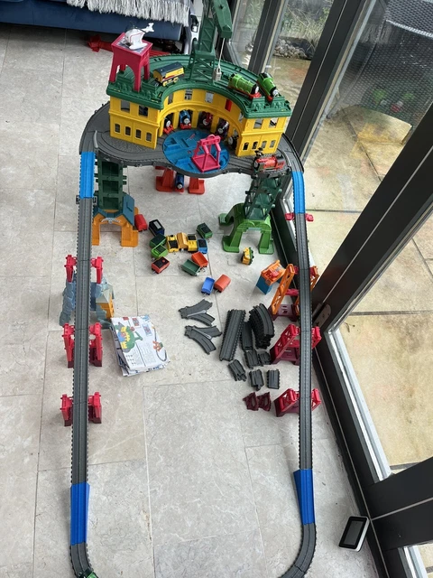 THOMAS & FRIENDS Trackmaster Super Station Play-set Lots Of Trains £50. ...