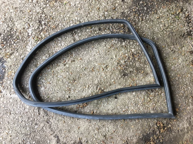 BMW E46 COMPACT rear window rubber seals gaskets left right 318 316 325 ...