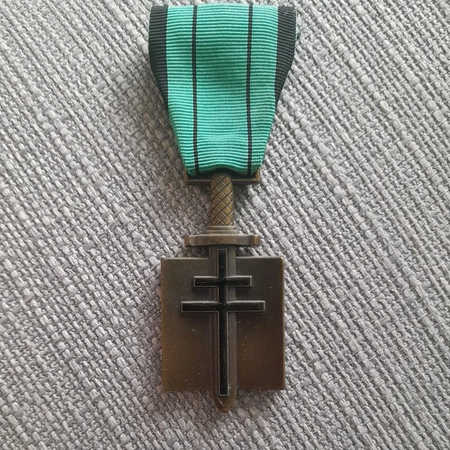 FRENCH REPUBLIC MEDAL, Order of Liberation 1939-45 Bronze, 31x64mm De ...