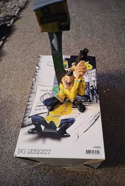 COUNTRY ARTISTS SPEED Freaks Police PC Sneaky collectable figure £21.99 ...