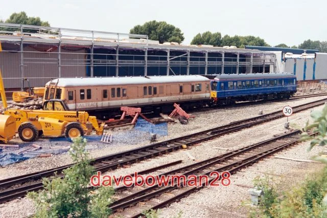 PHOTO CLASS 960 960015 And 121020 At Aylesbury Depot On 14 June 2003 £1 ...