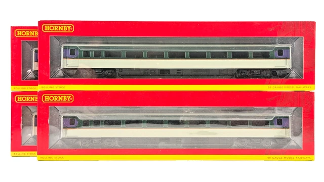 HORNBY/CHRIS DYER OO Gauge - Irish Railway Enterprise Green Mk4 Coaches ...