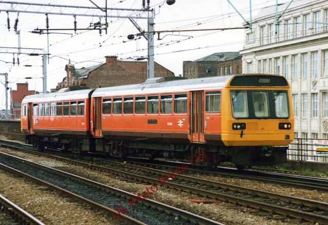 RAILWAY PHOTO 6X4 Class 142 DMU 142005 Manchester Oxford Road c1992 £1. ...