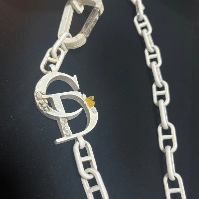 DIOR X DANIEL Arsham Bianco Opaco CD Logo Catena Collana Portafoglio ...