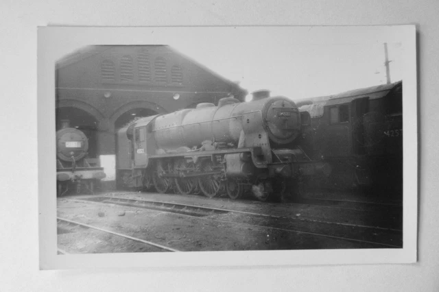 RWY1161 - 1956 Locomotive 45522 MONUMENT LANE Railway Yard Shed - Real ...