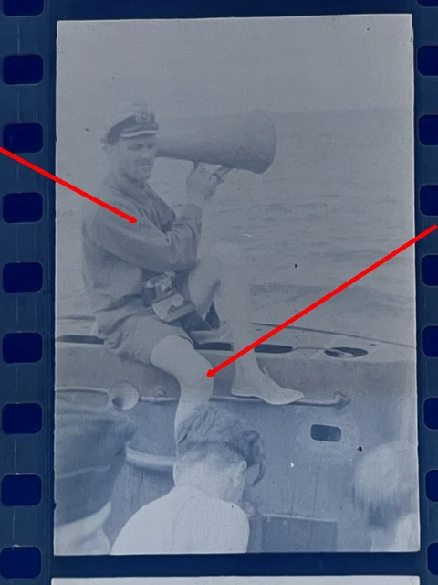 FOTO NEGATIV U-BOOT, U-106 Feindfahrt, Kommandant Jürgen Oesten macht ...