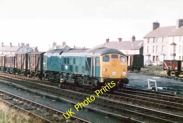 RAILWAY PHOTO 6X4 Class 24 24084 BR Blue Freight Train at Towyn c1974 £ ...