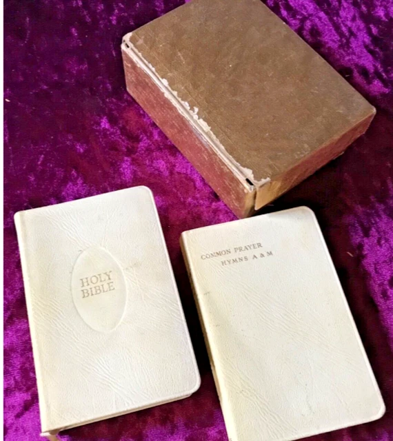 VINTAGE K.JAMES THE Holy Bible and Common Prayer Books Gold Boxed Pair ...
