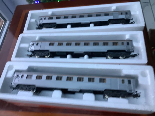 LIMA SNCF 1ST CLASS COACH GREY/GREEN LIVERY N GAUGE £20.00 - PicClick UK