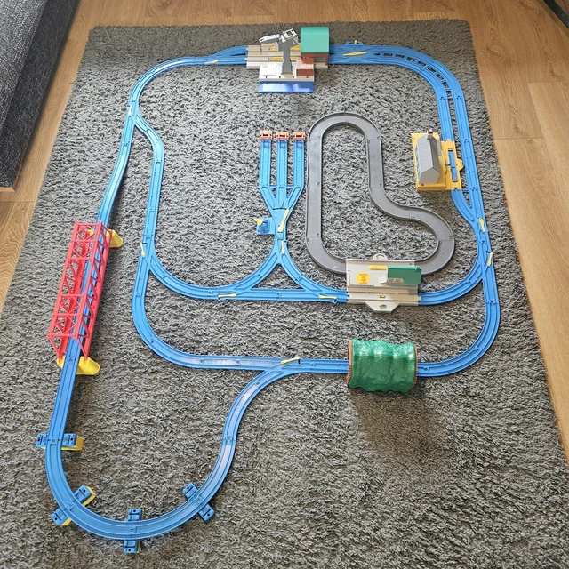 TOMY TRACKMASTER THOMAS The Tank Engine Train Set Track Bridge Docks ...