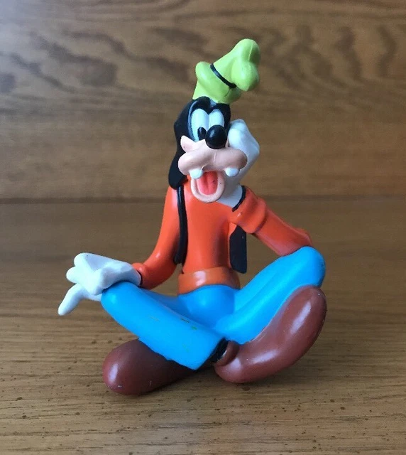 DISNEY CHARACTER PVC Figure Goofy Sitting Crossed Legs 3.5" £4.88 ...