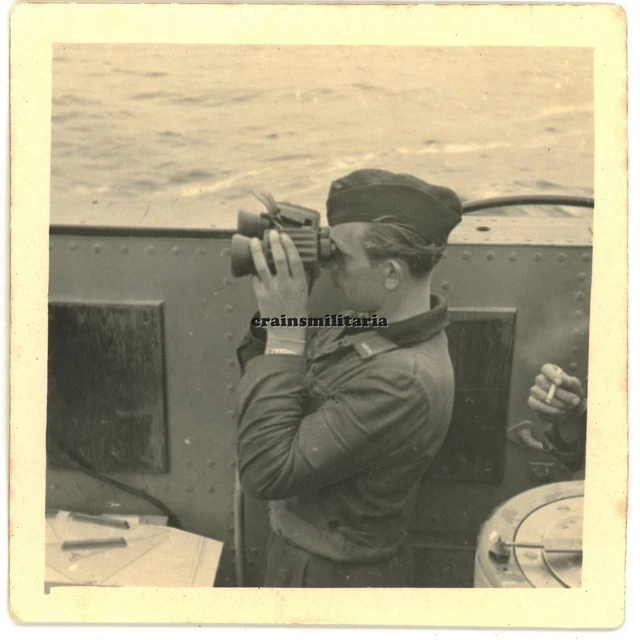 ORIG. FOTO U-BOOT U-504 Offizier m. Fernglas Optik im Ostsee 1941 ...