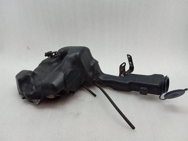 MERCEDES C CLASS W204 Washer fluid reservior A2048690720 ...