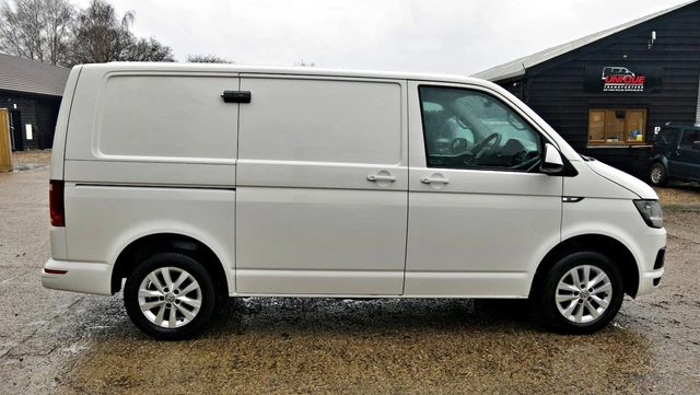VOLKSWAGEN TRANSPORTER T6 AIRCON NAV TRENDLINE T28 SWB TAILGATE White ...