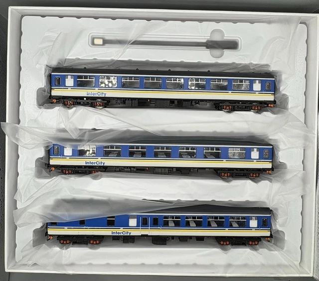 IRISH RAILWAY MODELS IRM1245 NIR Intercity Coach Set Pack 2 £329.95 ...