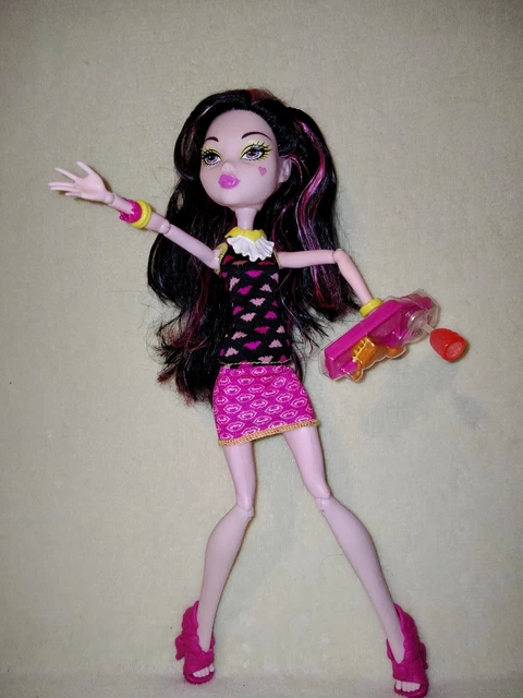 MONSTER HIGH DRACULAURA - Creepateria. COMPLETE & CLUMSY WAITRESS FOR ...