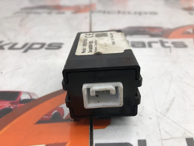 ISUZU D-MAX DOOR control reciever ECU module part number 8980763381 ...